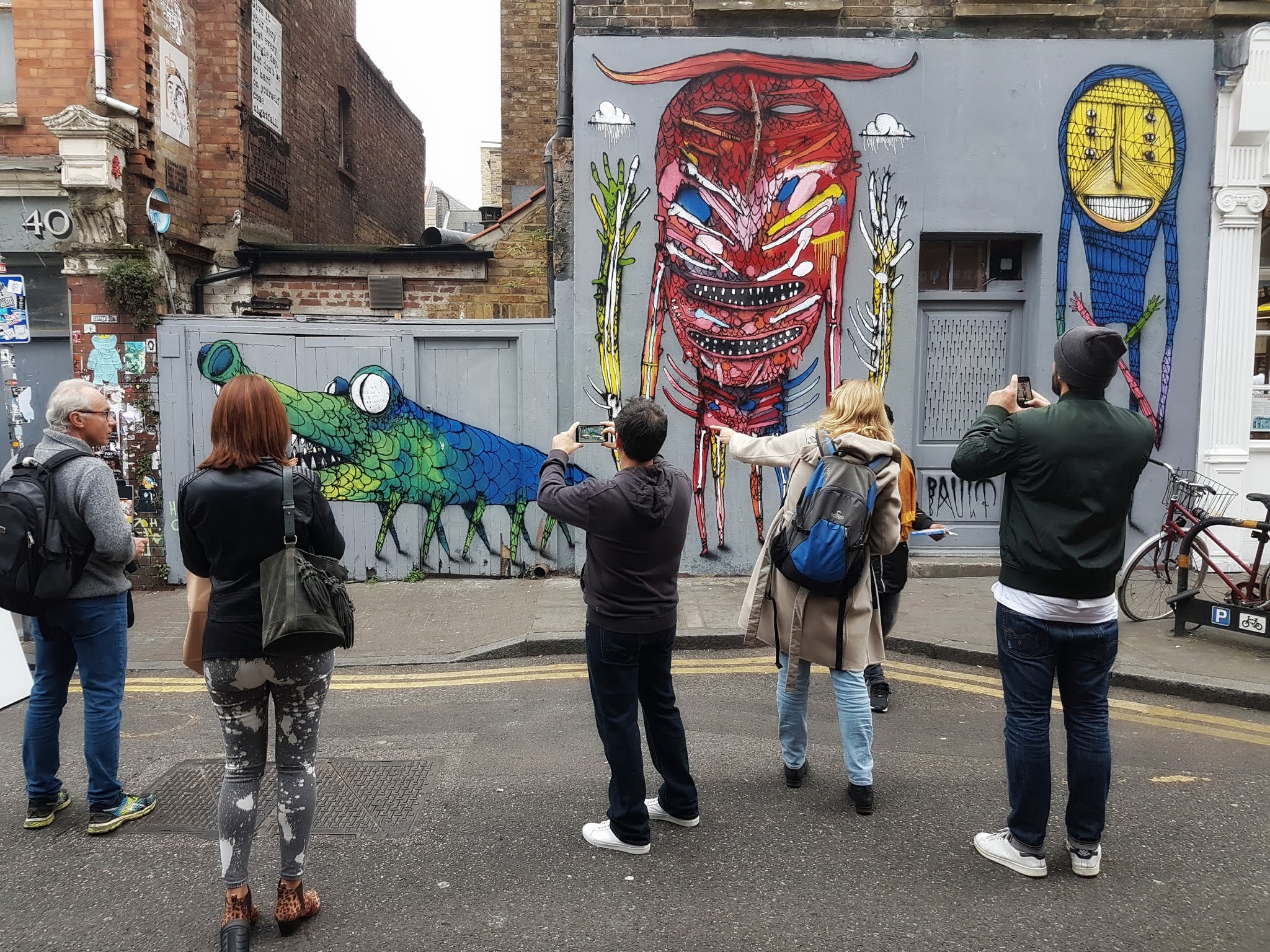 Bault /// Bestiaire fantastique et coloré sur Hanbury, Londres