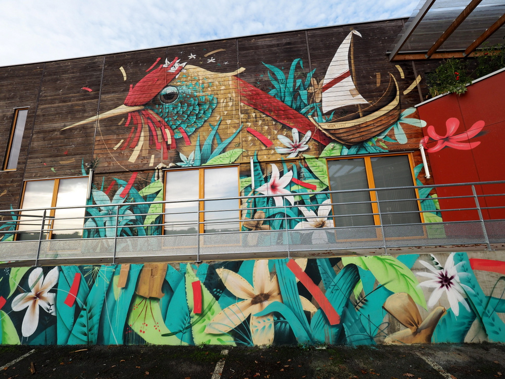 MIKA /// "Rescue in a sea of flowers" chez Ecodis - Saint-Nolff