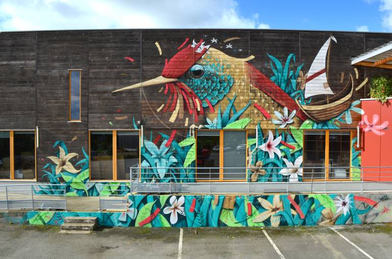 MIKA /// "Rescue in a sea of flowers" chez Ecodis - Saint-Nolff
